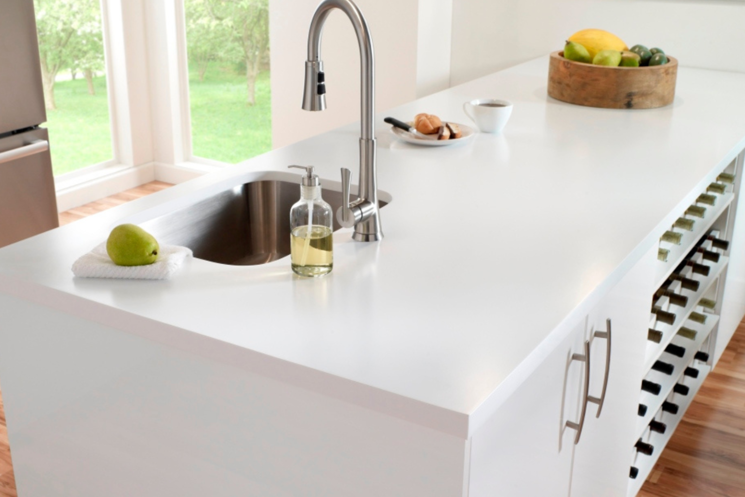 Inventado y producido por Dupont Corian , Es una Superficie Sólida que ...